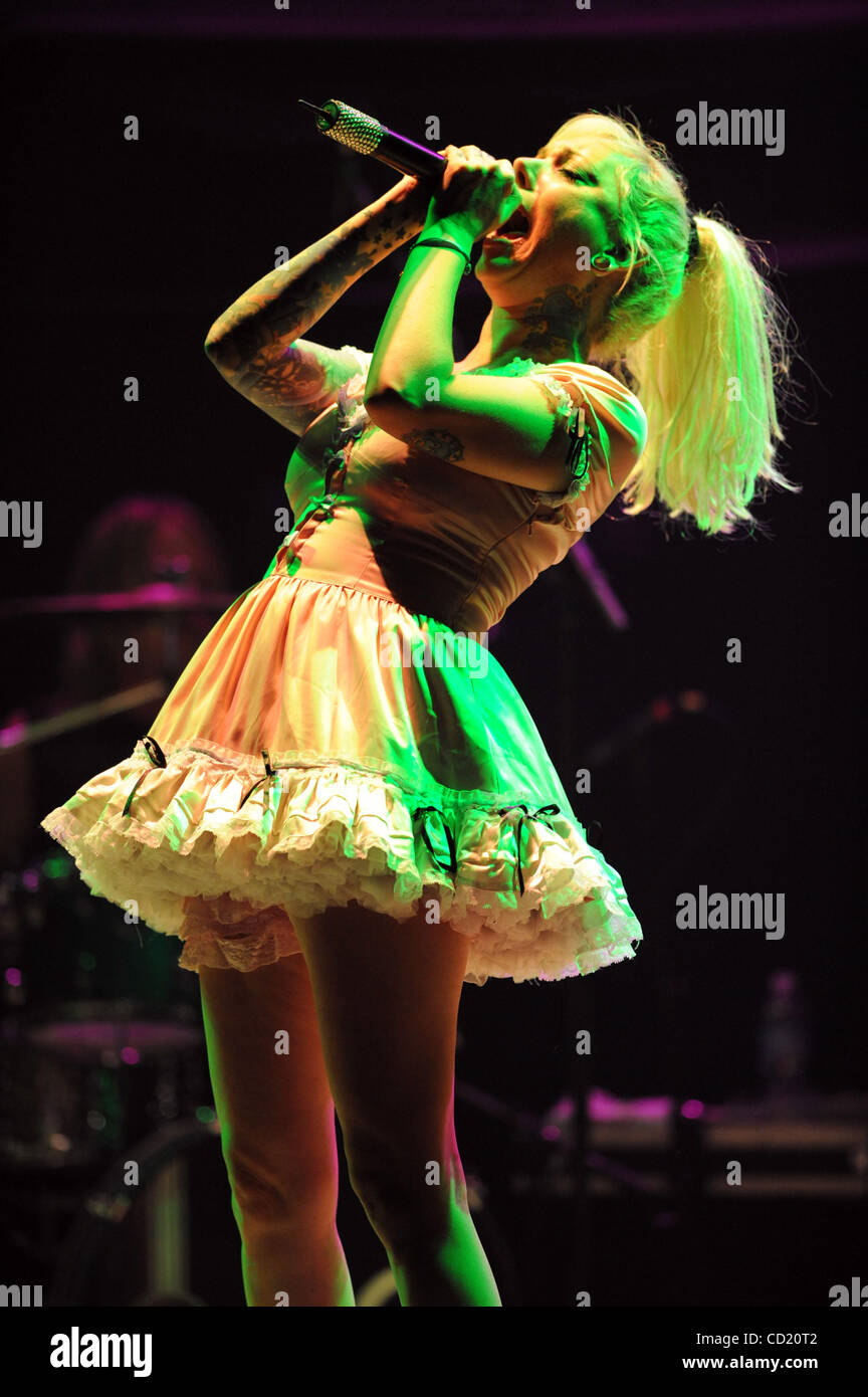 Nov 10, 2008 - Myrtle Beach, South Carolina; USA - Singer MARIA BRINK ...