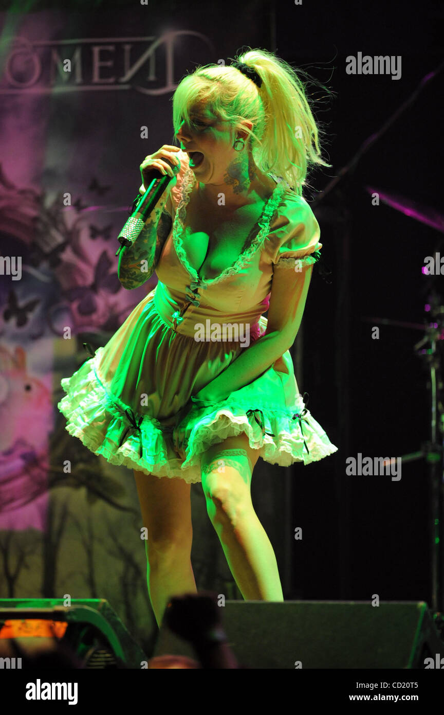 Nov 10, 2008 - Myrtle Beach, South Carolina; USA - Singer MARIA BRINK ...