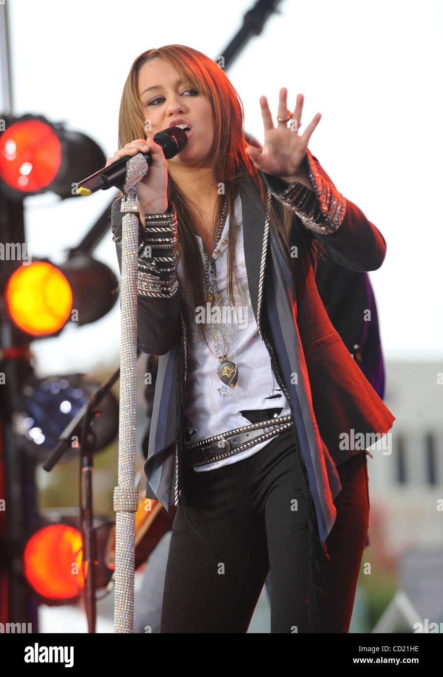 Miley cma 2008 hi-res stock photography and images - Alamy