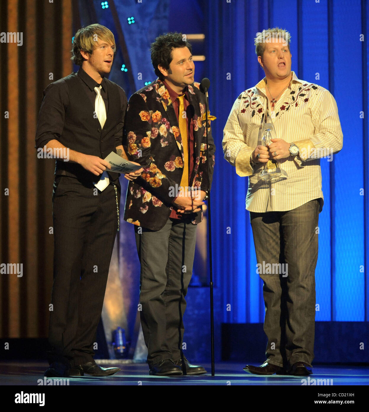 Nov 12, 2008 - Nashville, Tennessee; USA - Musicians RASCAL FLATTS wins ...
