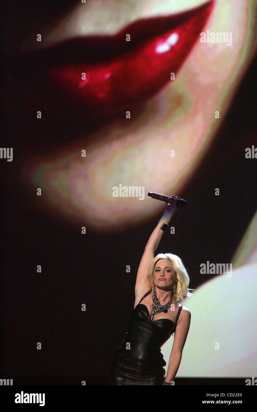 Kellie Pickler performs ''Best Days of Your Life'' at the 42nd Annual ...