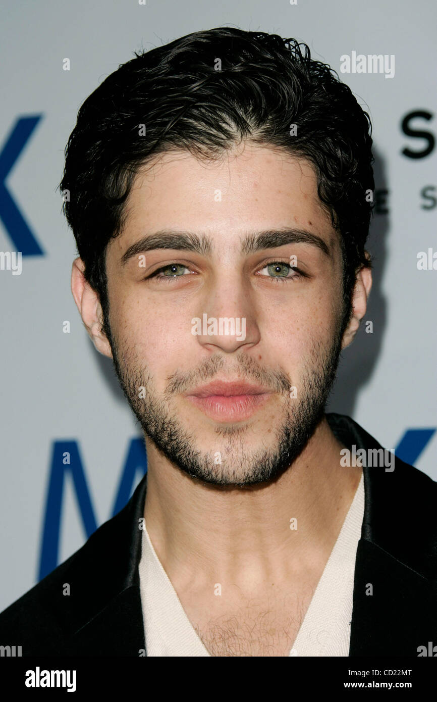 Actor josh peck hi-res stock photography and images - Alamy