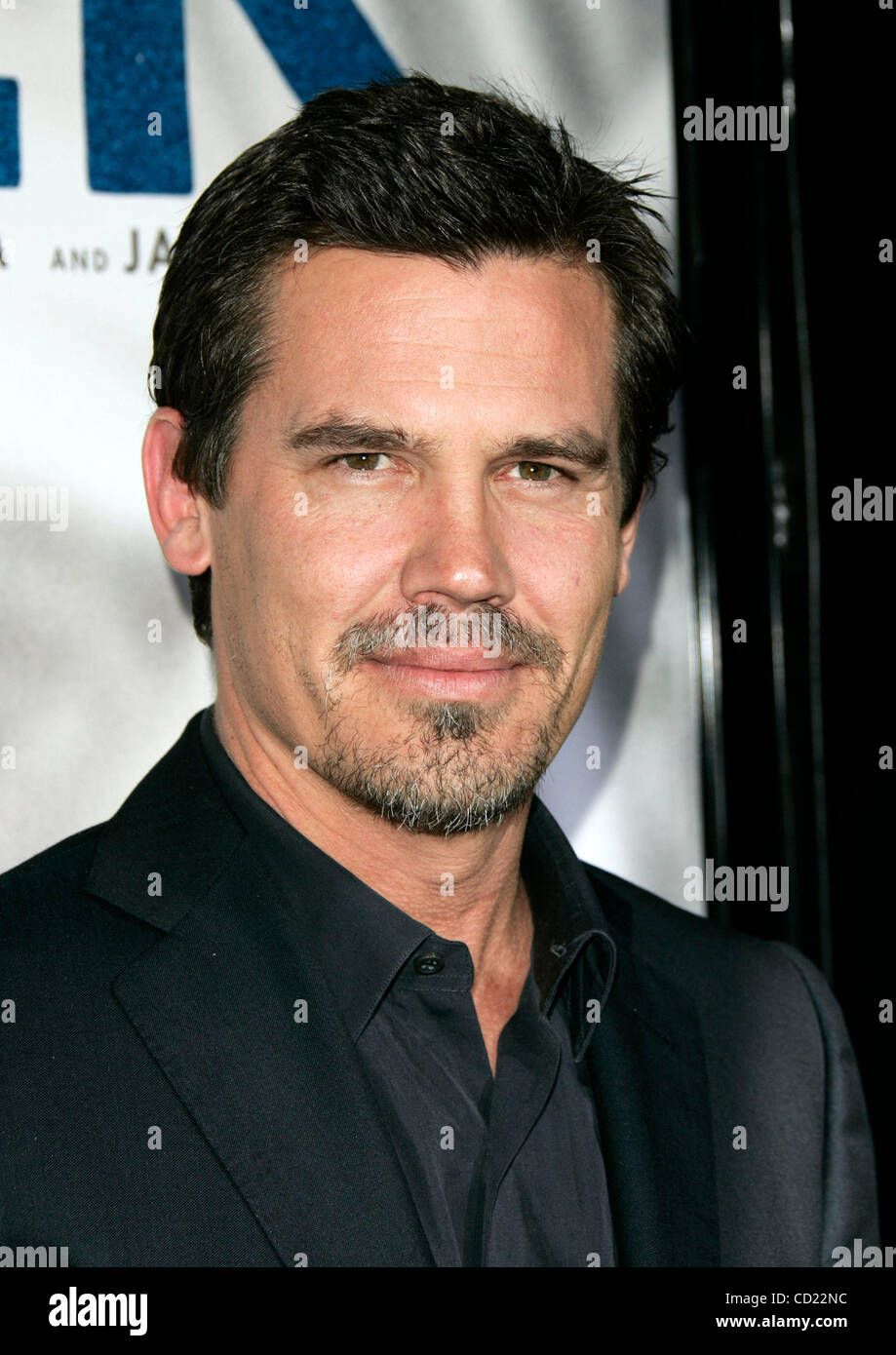 Nov 13, 2008 - Beverly Hills, California, USA - Actor JOSH BROLIN ...