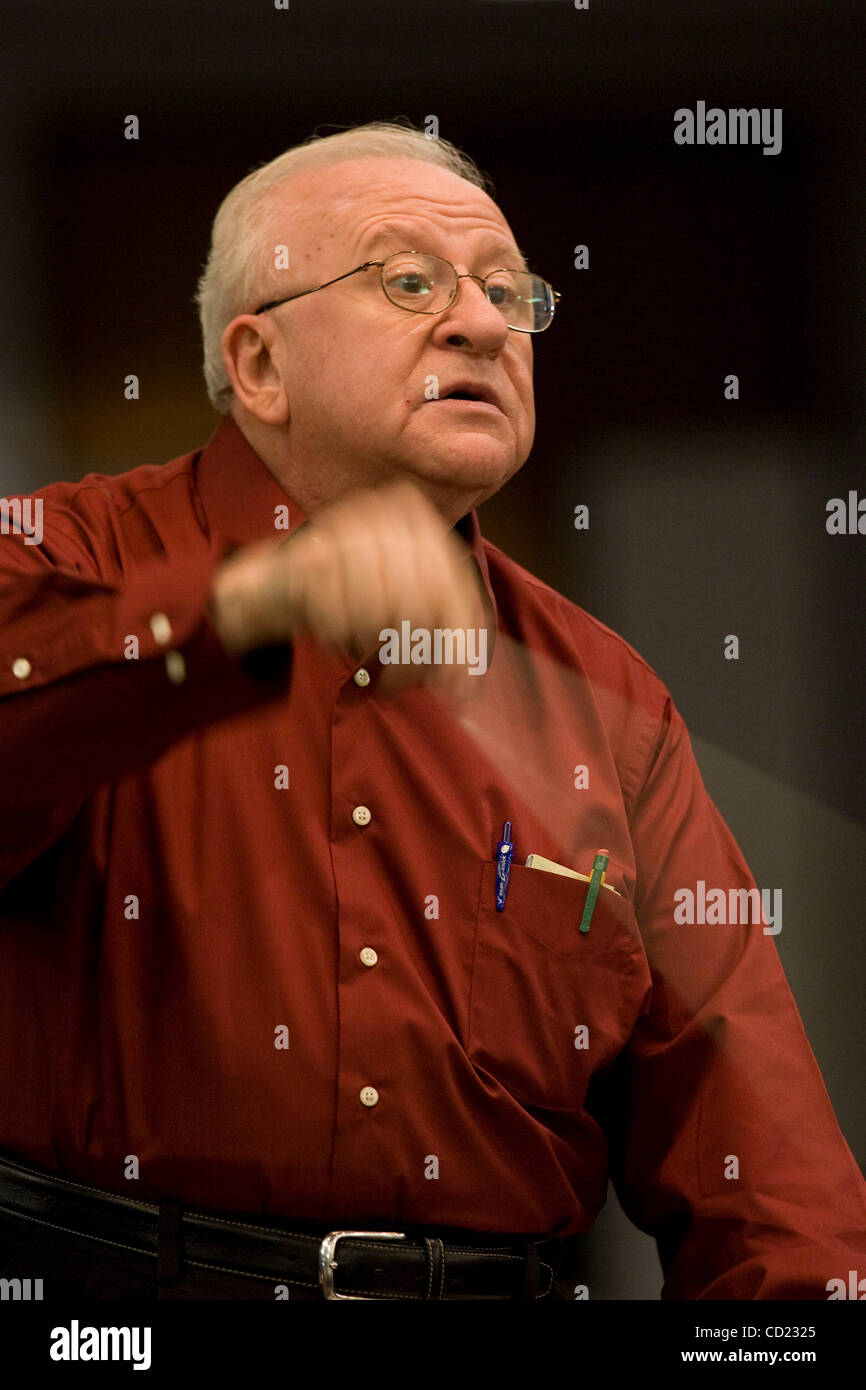 November 13, 2008 San Diego California USA David Amos, conductor of the ...