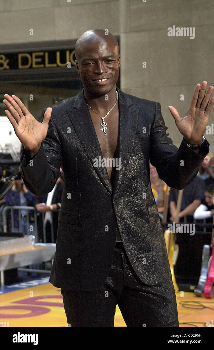 Sept. 12, 2003 - New York, New York, U.S. - K32721JKRON.NBC TODAY SHOW ...