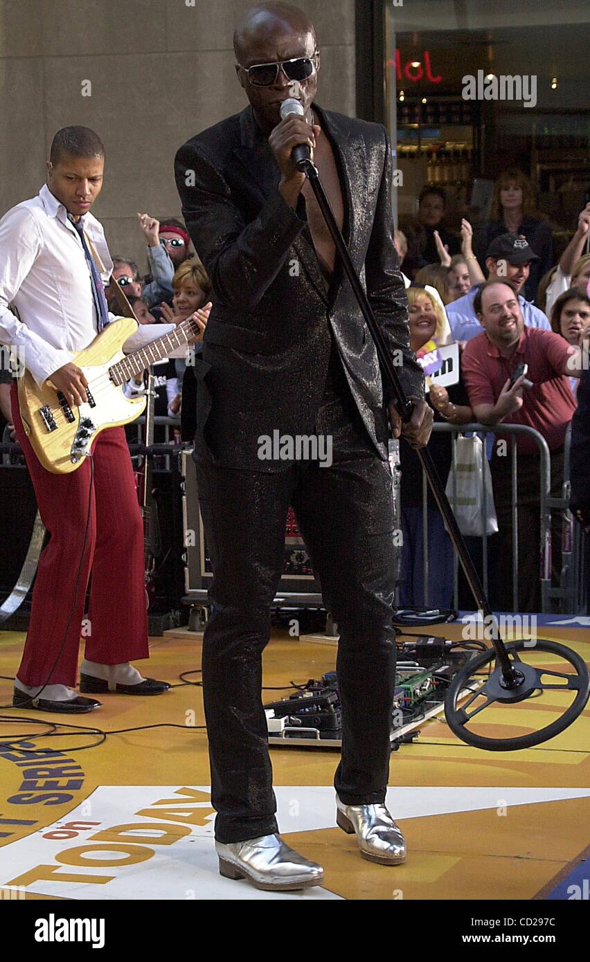 Sept. 12, 2003 - New York, New York, U.S. - K32721JKRON.NBC TODAY SHOW ...