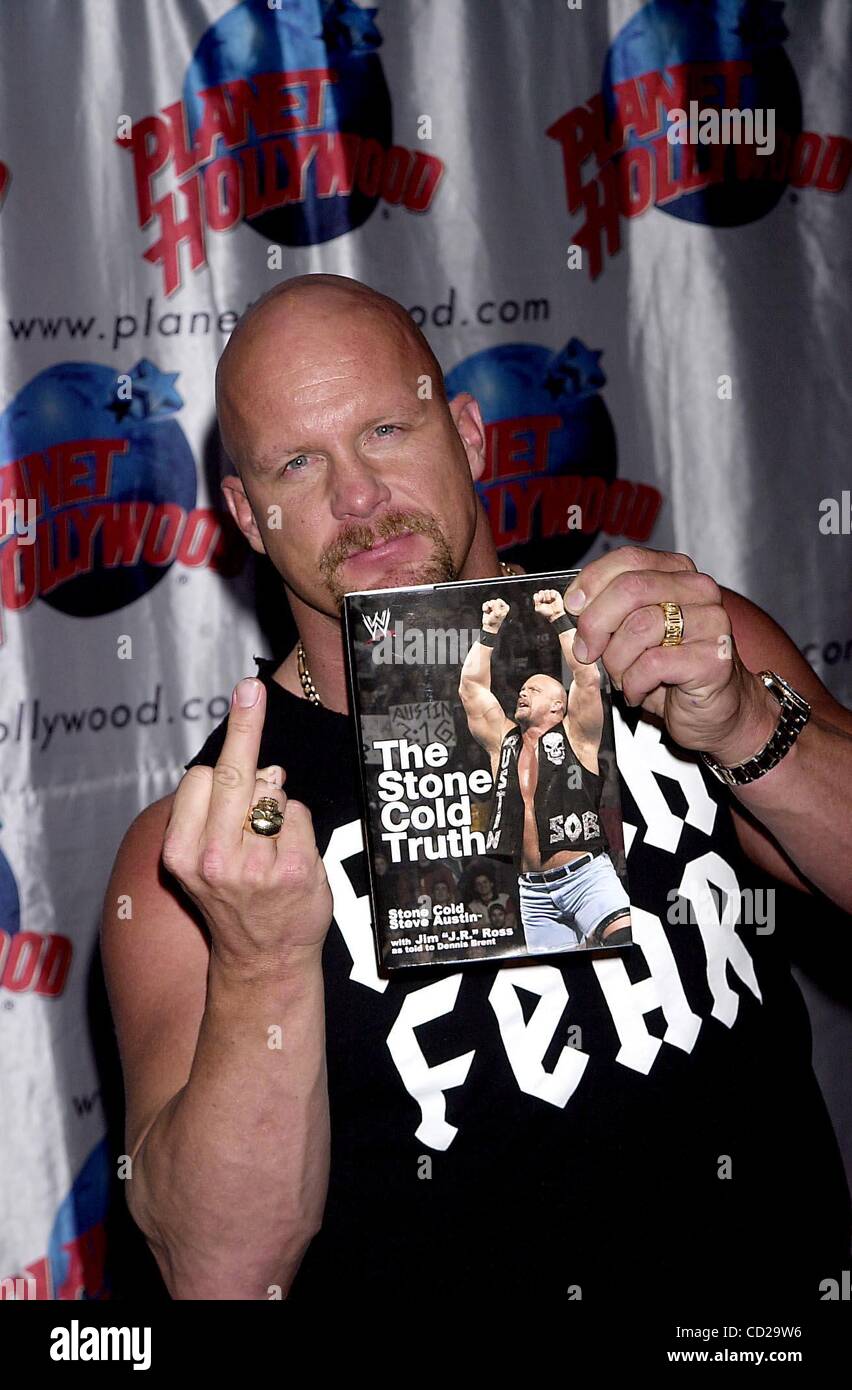Oct. 29, 2003 - New York, New York, U.S. - K33775JKRON.STEVE AUSTIN .AT ...