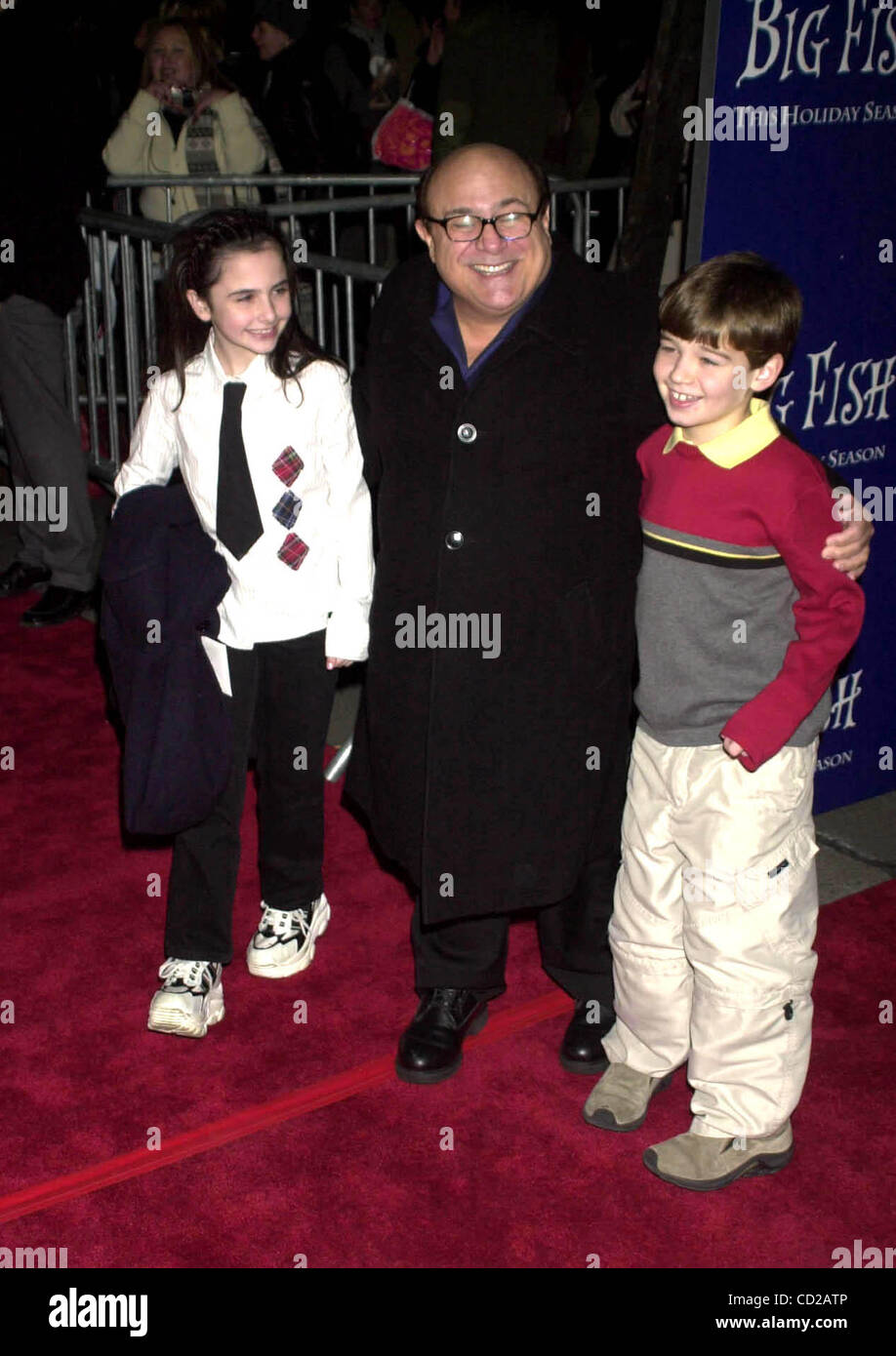 Danny devito and their children hi-res stock photography and images - Alamy