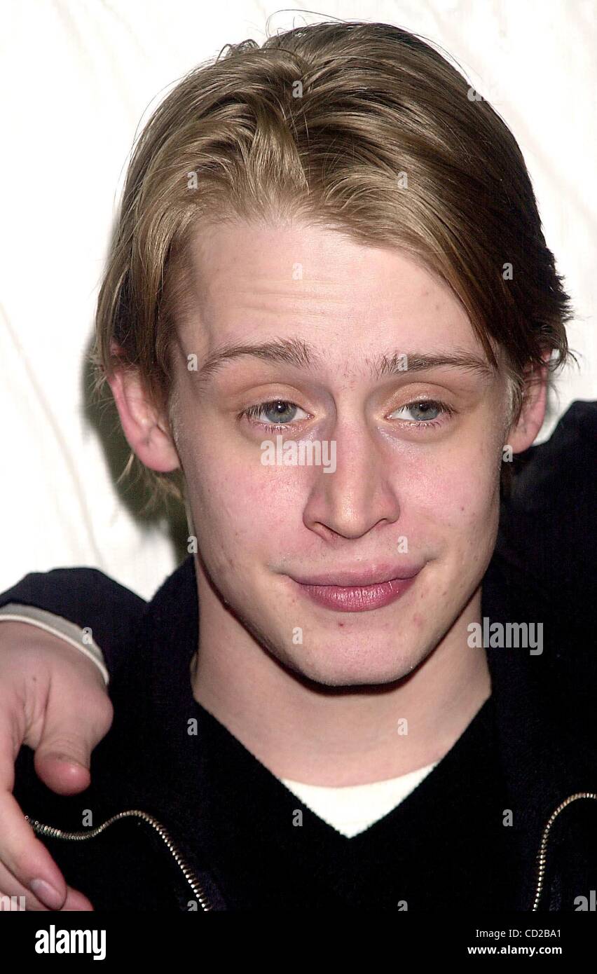 Macaulay culkin saved 2004 hi-res stock photography and images - Alamy
