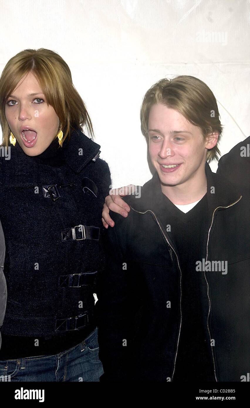 Macaulay culkin saved 2004 hi-res stock photography and images - Alamy