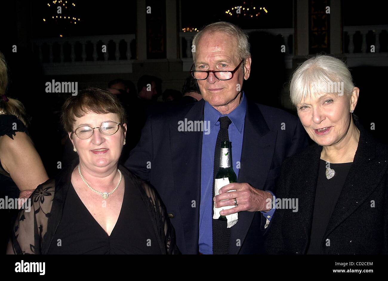 Paul newman joanne woodward 2004 hi-res stock photography and images ...