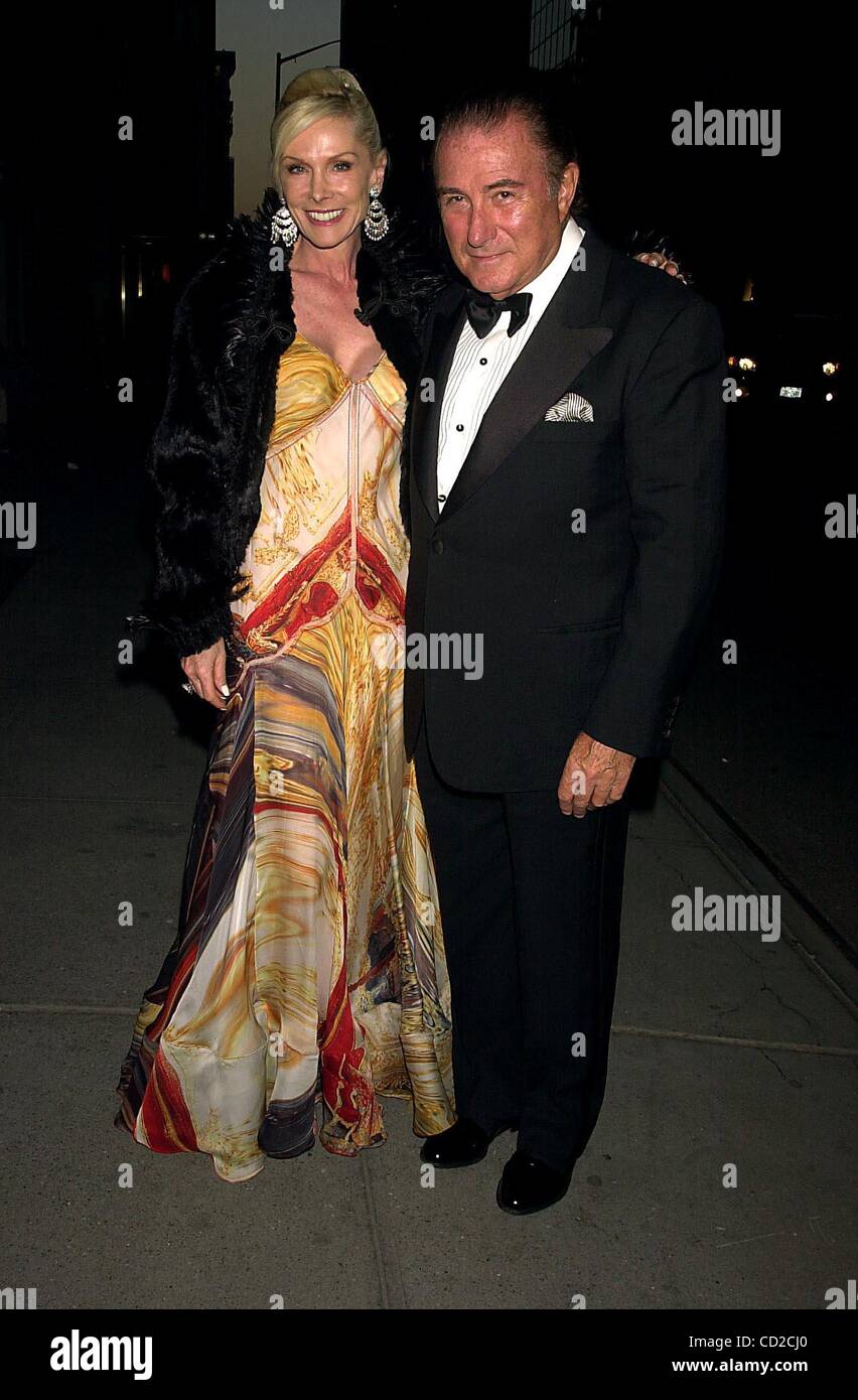 Michelle herbert and larry herbert hi-res stock photography and images ...