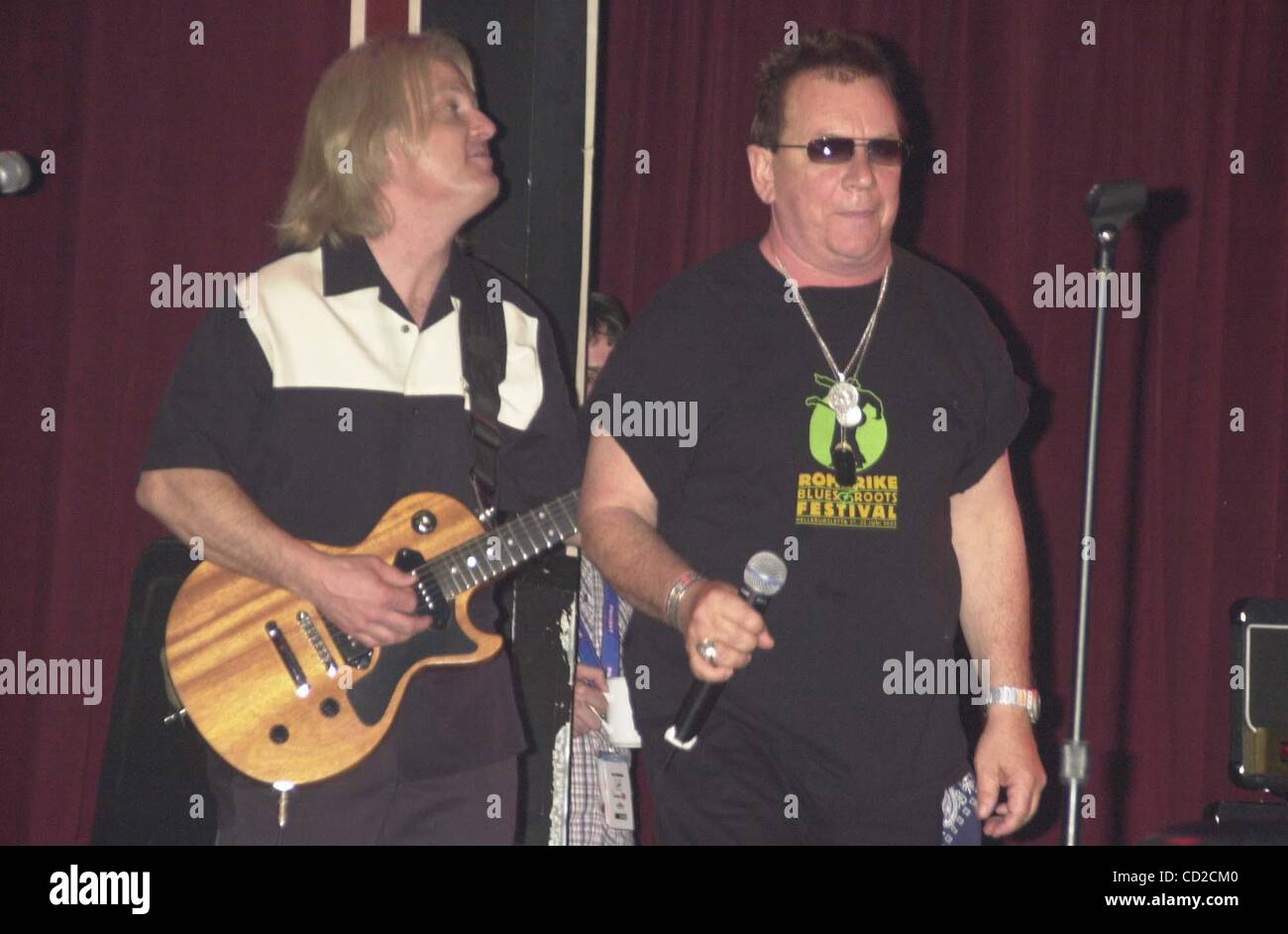 May 13, 2004 - New York, New York, U.S. - K37274JKRON.ERIC BURDON AND ...