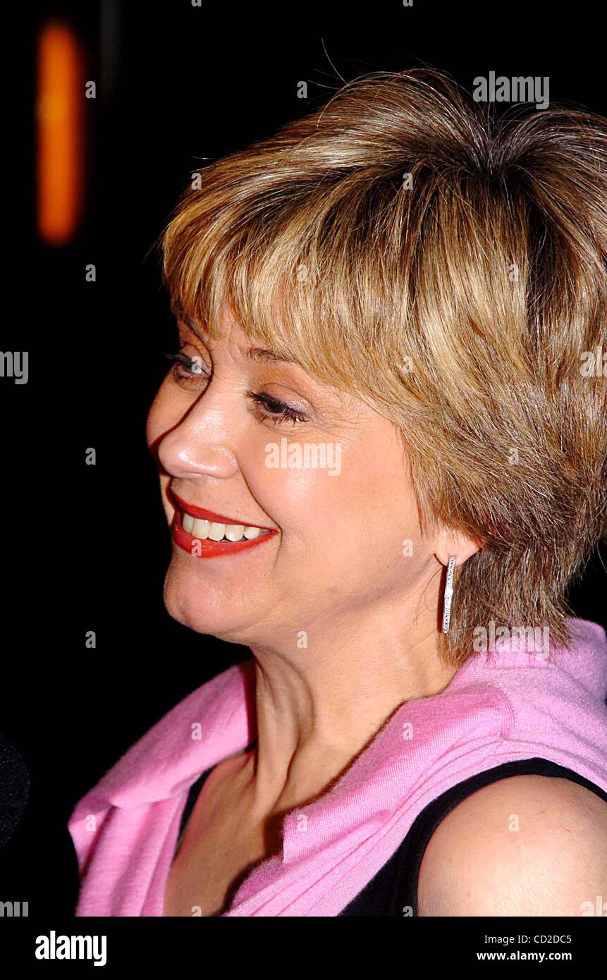 Aug. 25, 2004 - New York, New York, U.S. - K38935JKRON.THE JANE PAULEY ...