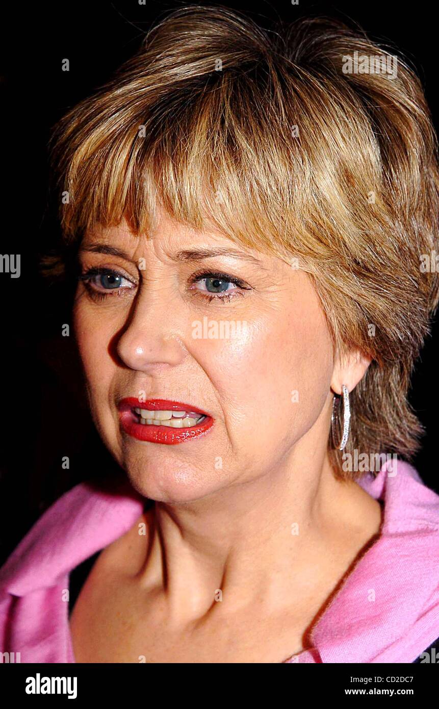 Aug. 25, 2004 - New York, New York, U.S. - K38935JKRON.THE JANE PAULEY ...
