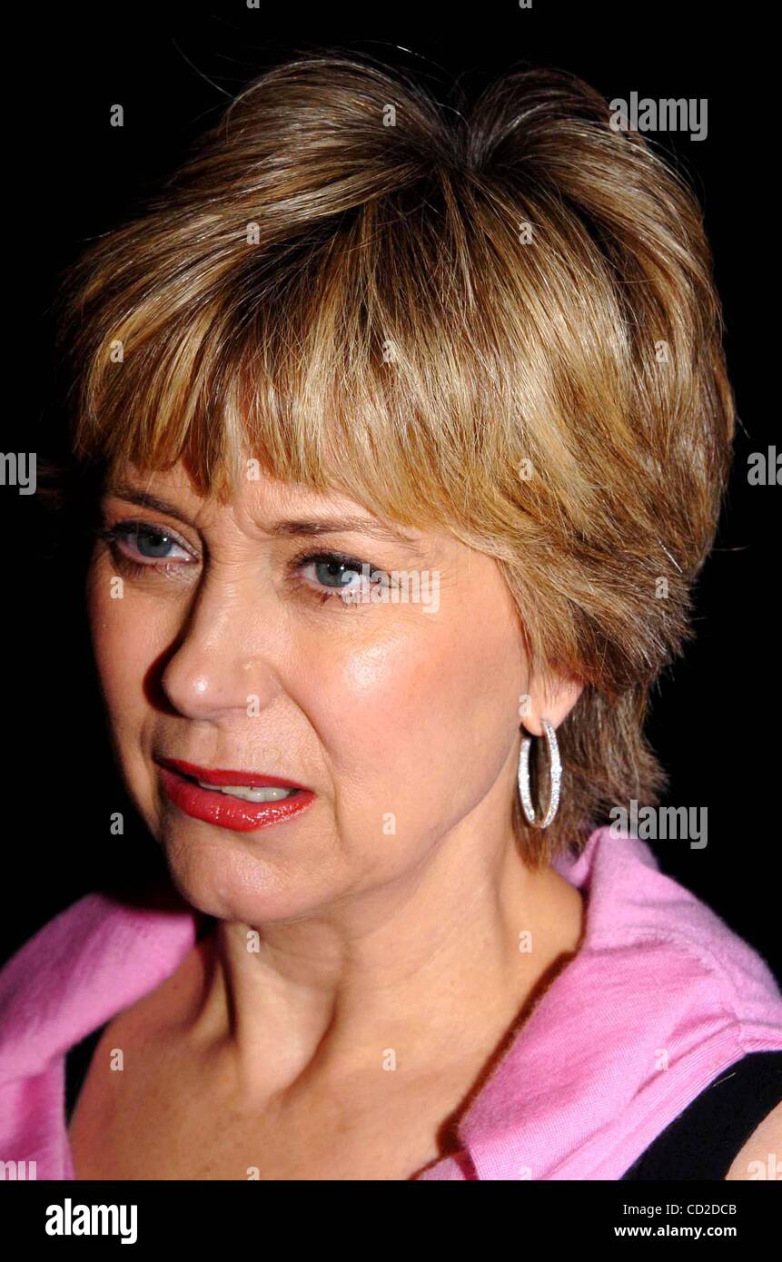 Aug. 25, 2004 - New York, New York, U.S. - K38935JKRON.THE JANE PAULEY ...