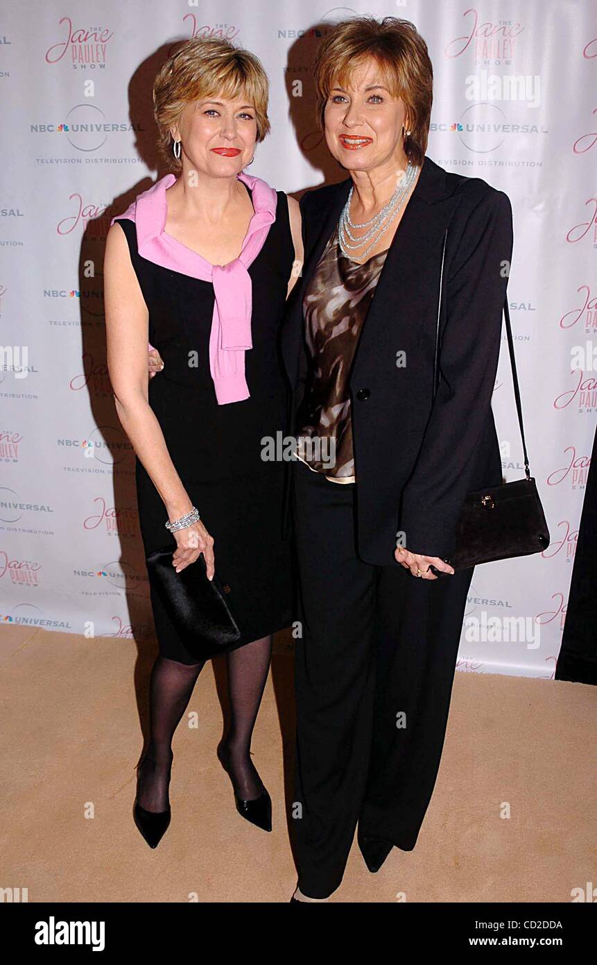 Aug. 25, 2004 - New York, New York, U.S. - K38935JKRON.THE JANE PAULEY ...