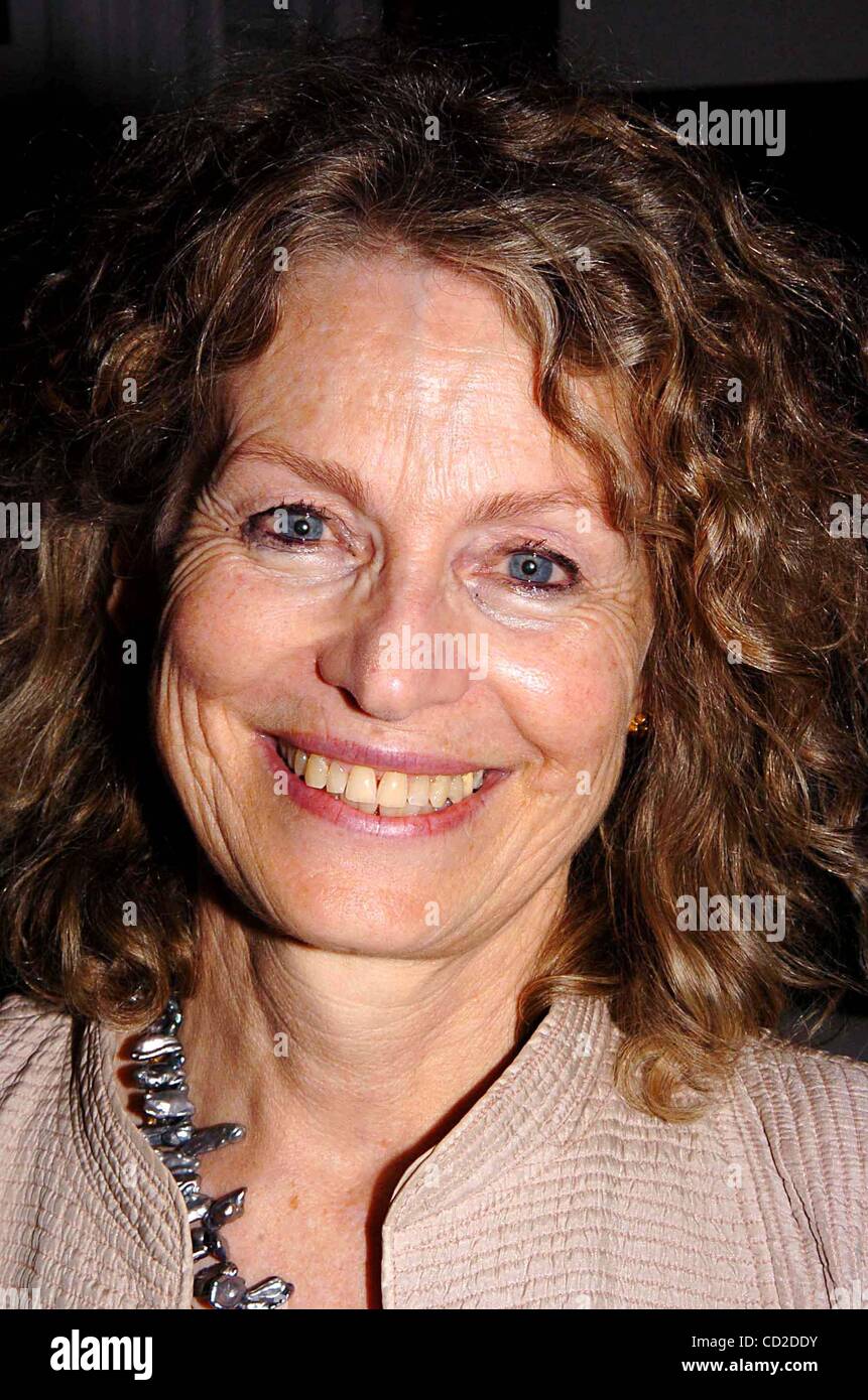 Aug. 26, 2004 - New York, New York, U.S. - K38998JKRON.OPENING NIGHT OF ...