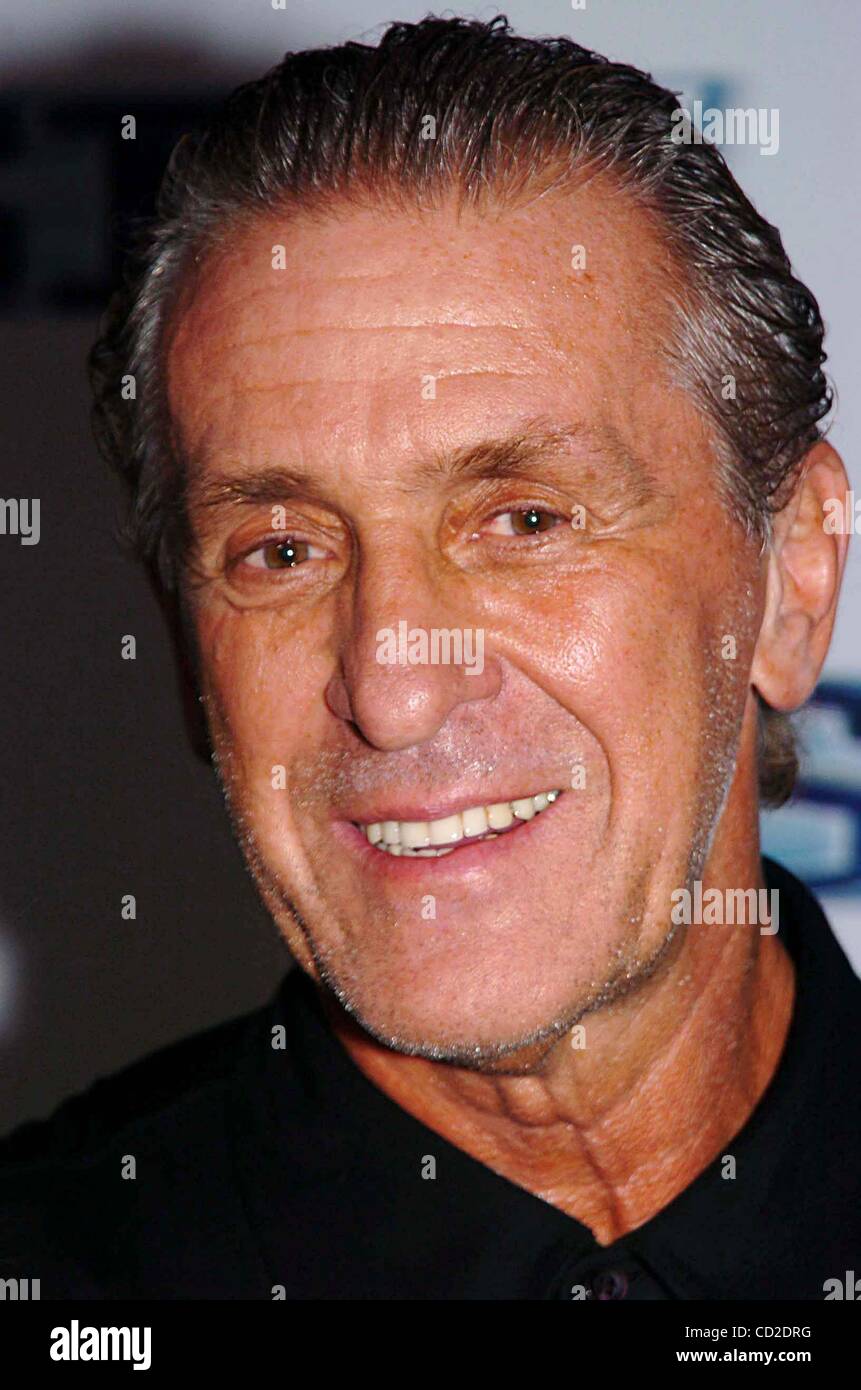 09 21 2004 hi-res stock photography and images - Alamy