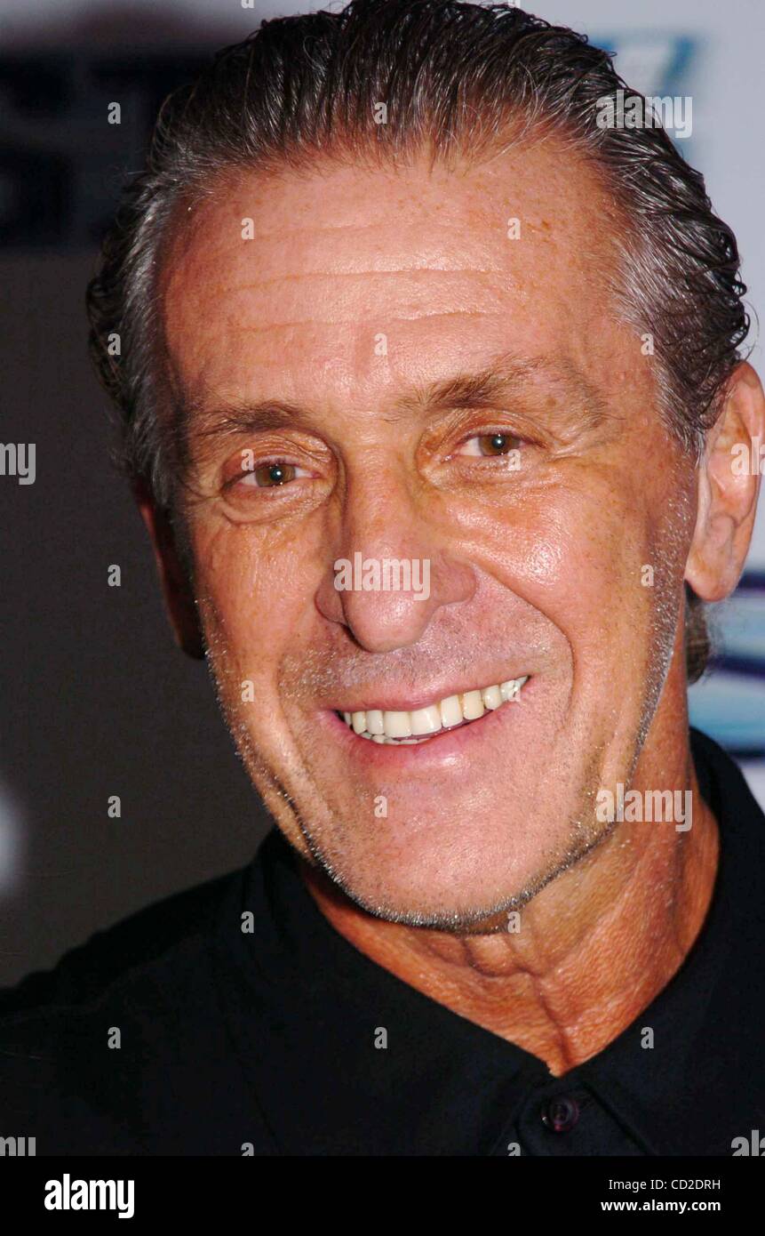 09 21 2004 hi-res stock photography and images - Alamy