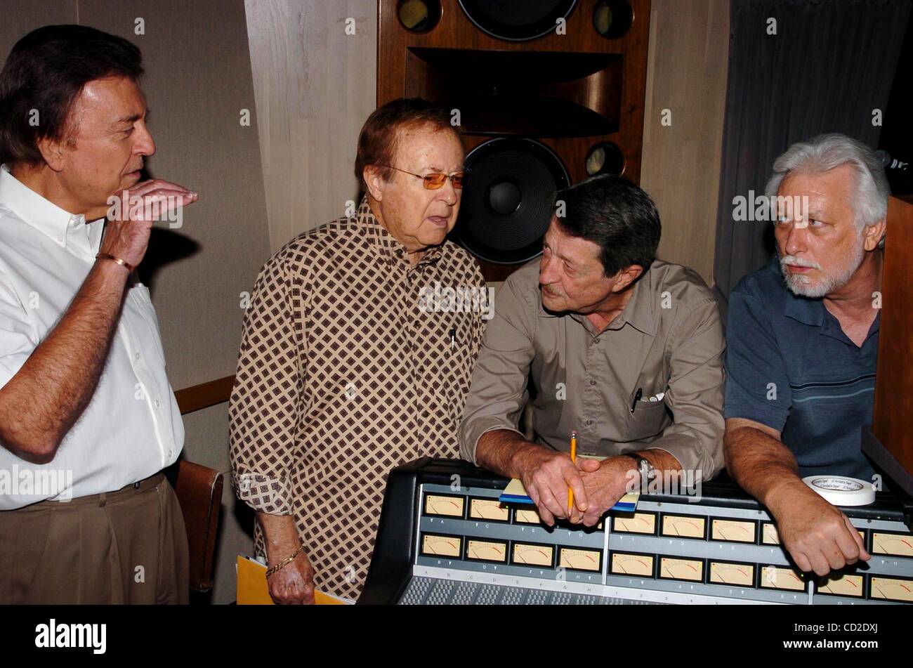 Sept. 28, 2004 - New York, New York, U.S. - K39718JKRON. AND THE ...