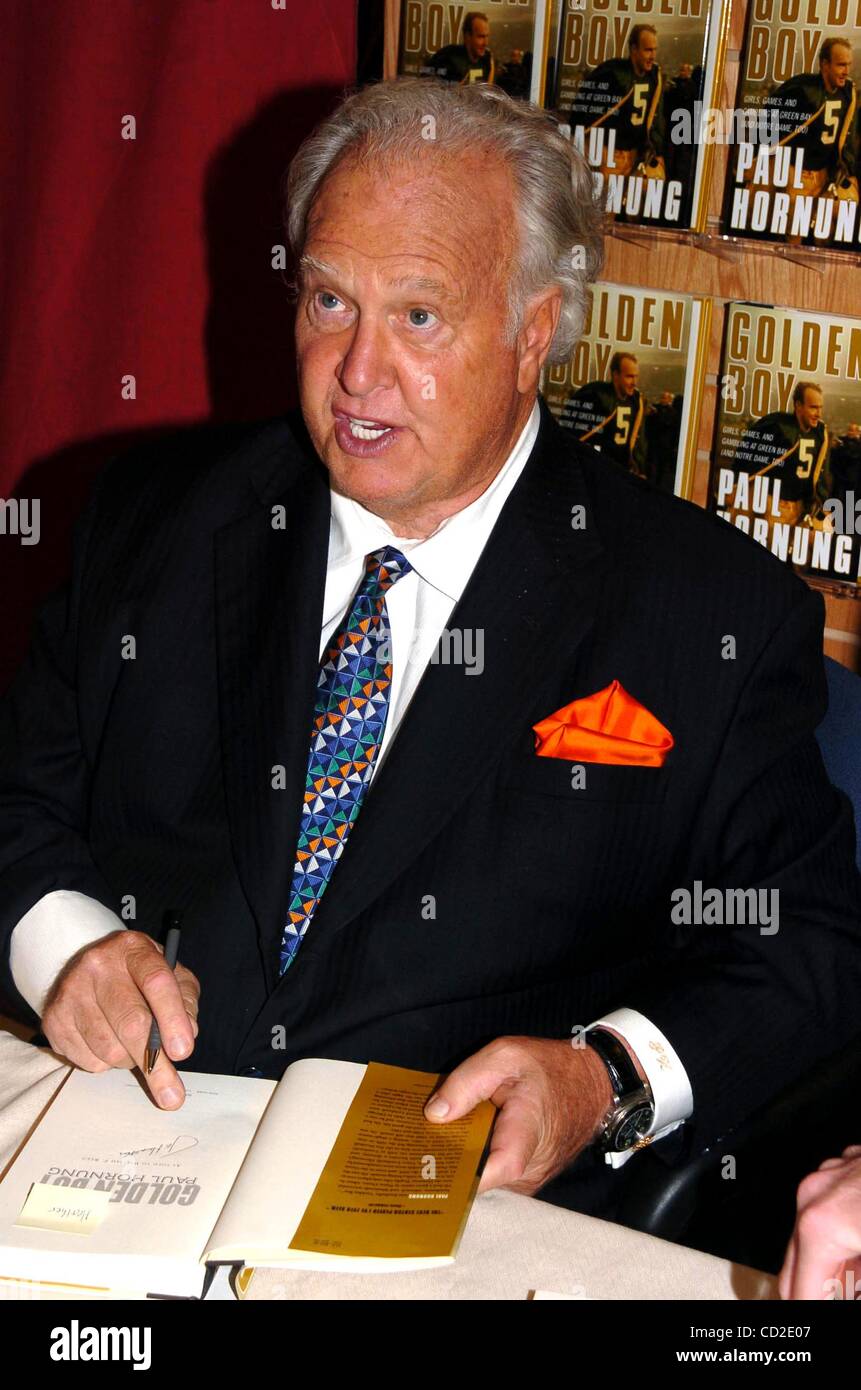 Sept. 30, 2004 - New York, New York, U.S. - K39716JKRON.PAUL HORNUNG ...