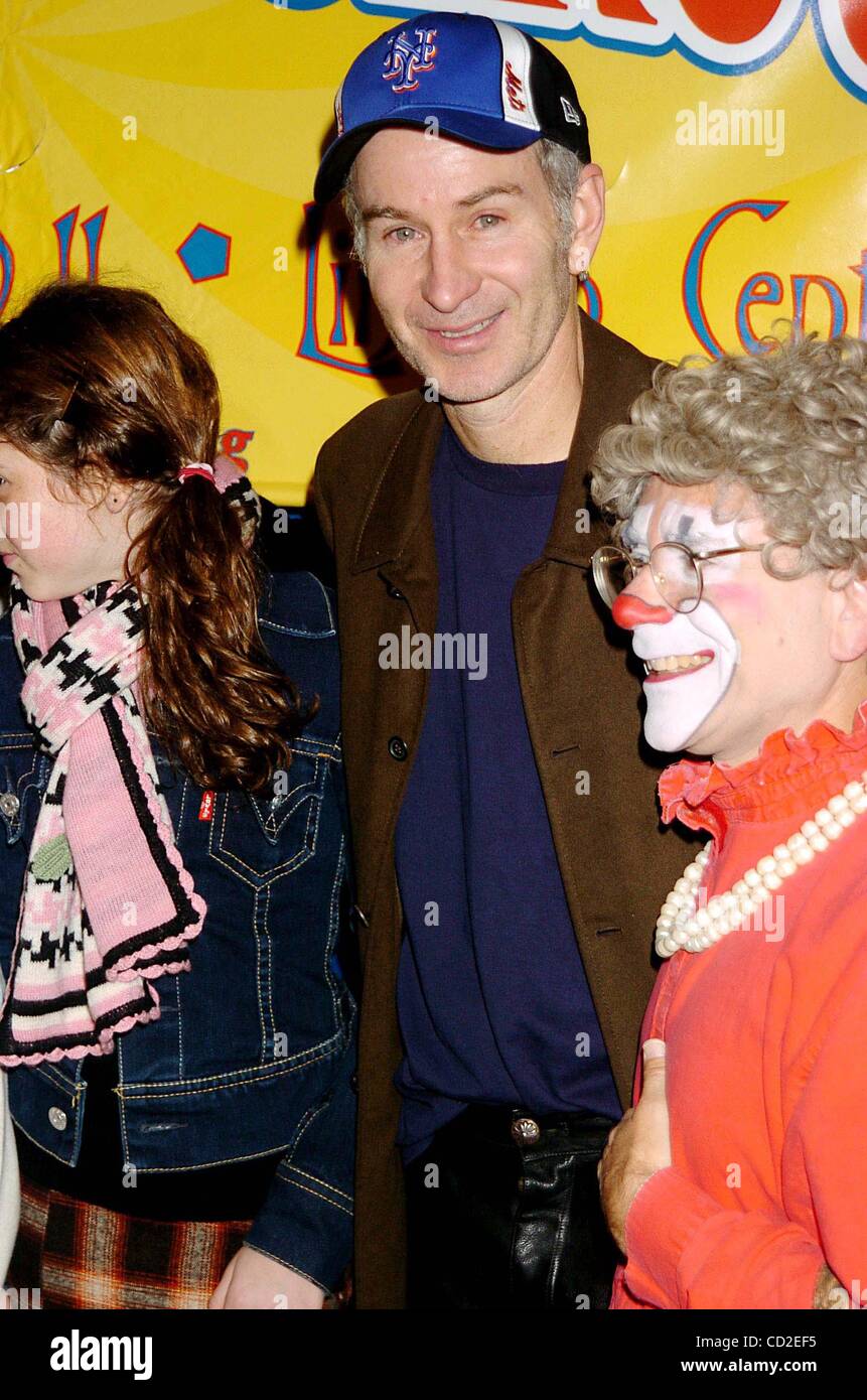Oct. 29, 2004 - New York, New York, U.S. - K40185JKRON.BIG APPLE CIRCUS ...