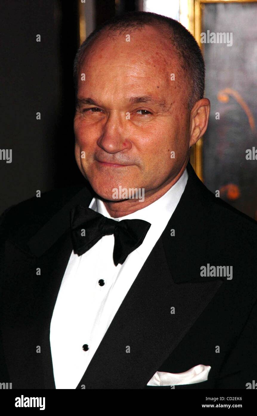 Nov. 3, 2004 - New York, New York, U.S. - K40245JKRON.LIVING LANDMARKS ...