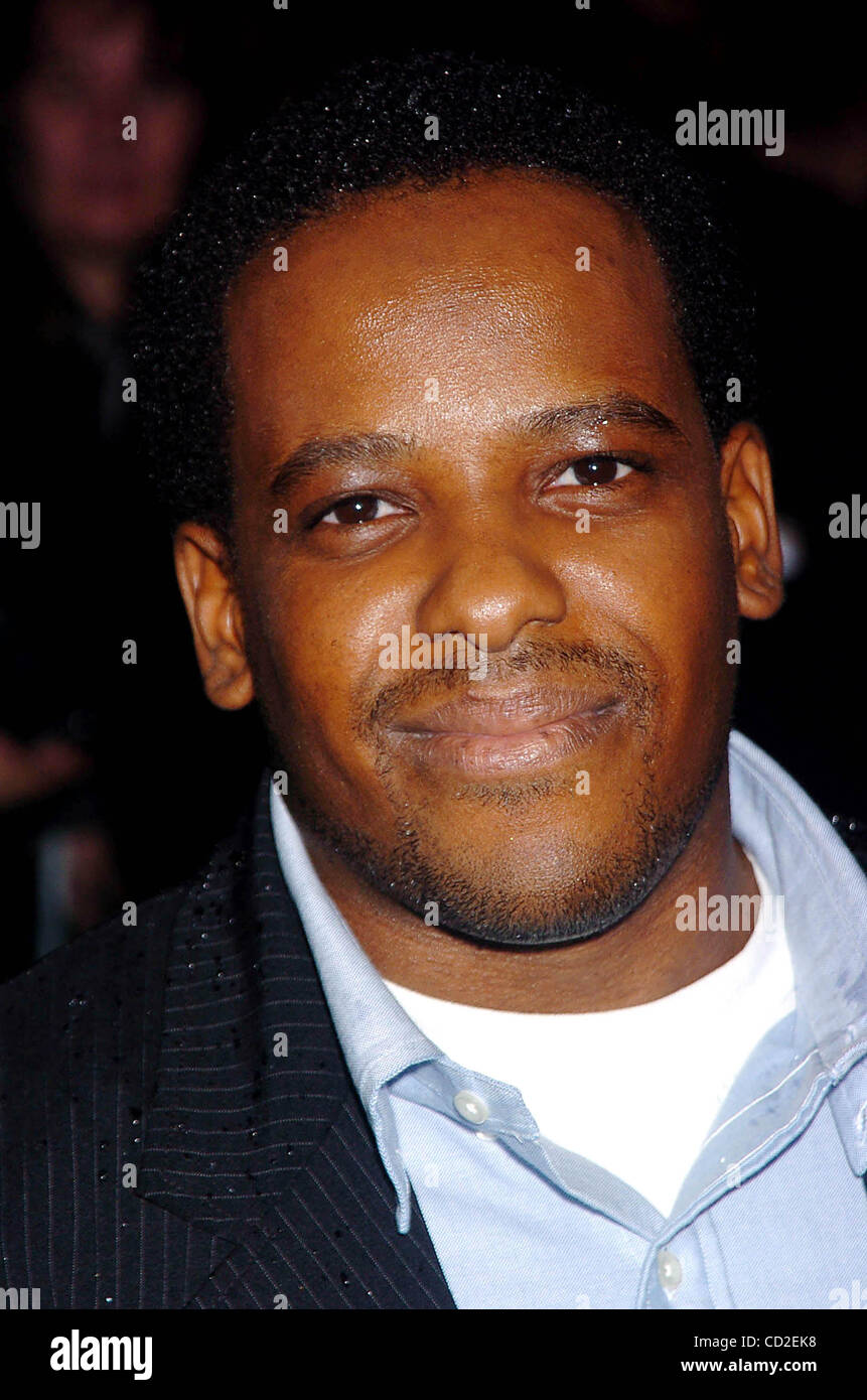 Nov. 4, 2004 - New York, New York, U.S. - K40262JKRON.JAY-Z '' FADE TO ...