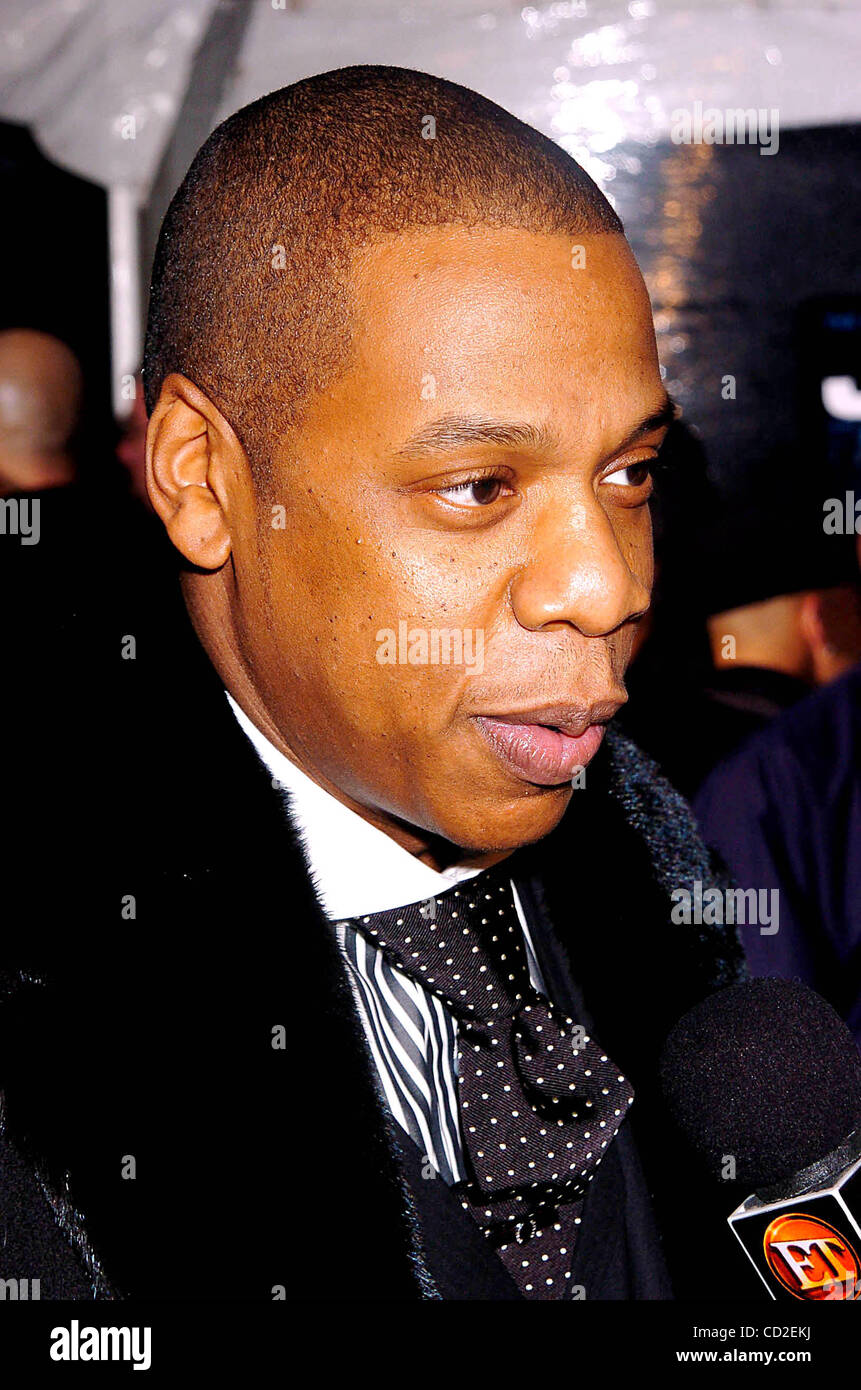 Nov. 4, 2004 - New York, New York, U.S. - K40262JKRON.JAY-Z '' FADE TO ...