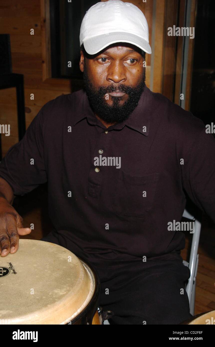 Nov. 29, 2004 - New York, New York, U.S. - K40617JKRON.HE UPTOWN HORNS ...