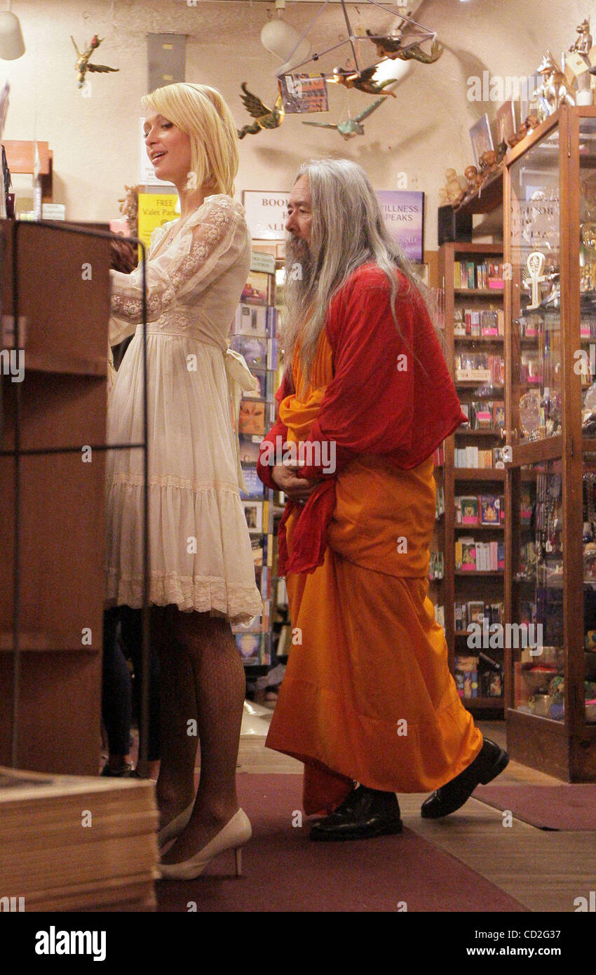 West Hollywood, 2008-3-1 / Heiress PARIS HILTON and her personal Swami ...