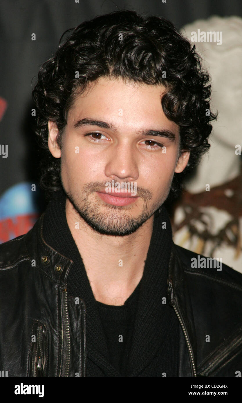 Steven strait 10 000 b c hi-res stock photography and images - Alamy