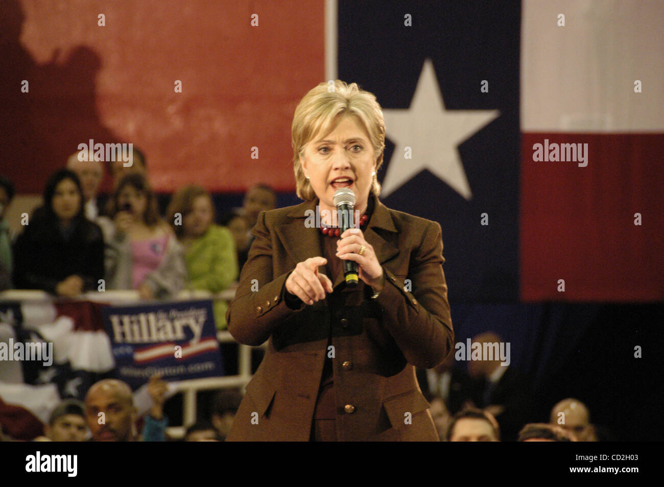 Mar 03, 2008 - Austin, Texas, USA - HILLARY CLINTON at a pre-election ...