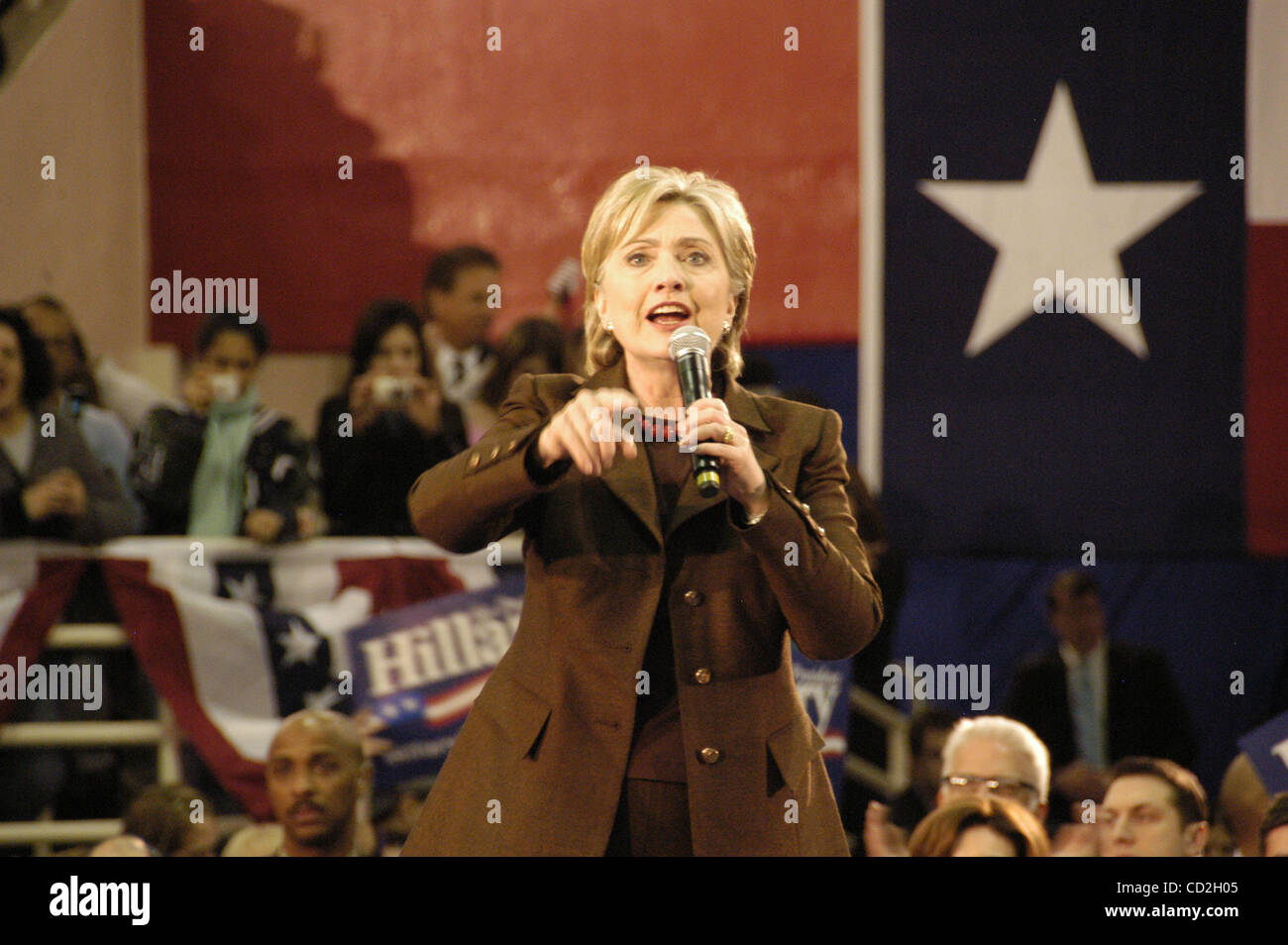 Mar 03, 2008 - Austin, Texas, USA - HILLARY CLINTON at a pre-election ...
