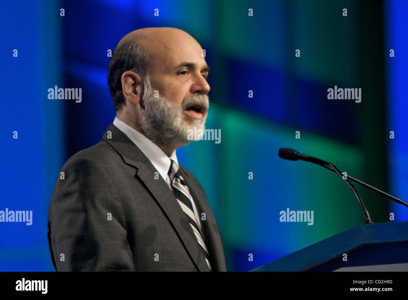 United States Federal Reserve Chairman Ben Bernanke addresses the ...