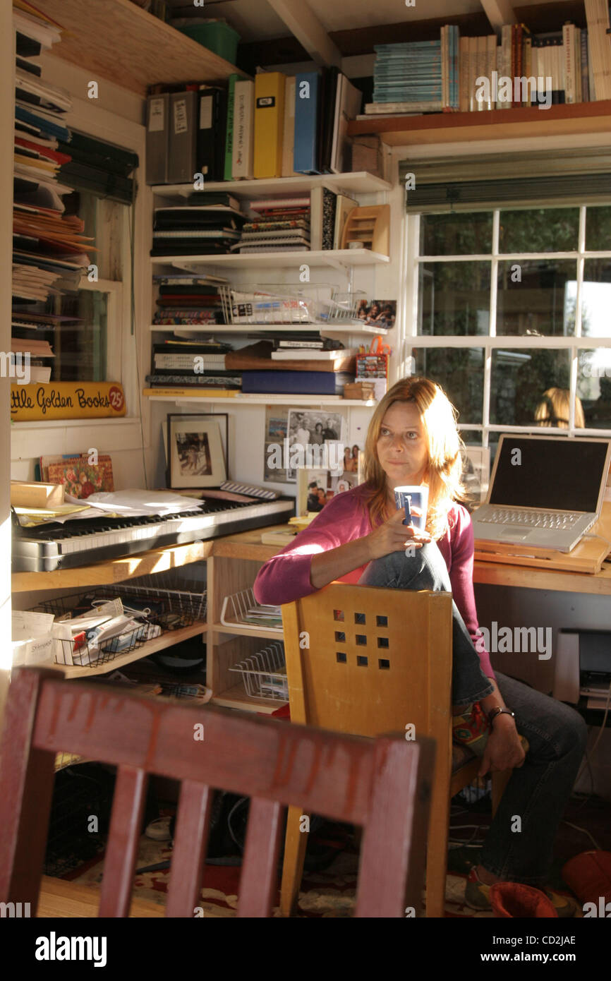 Joyce maynard hi-res stock photography and images - Alamy