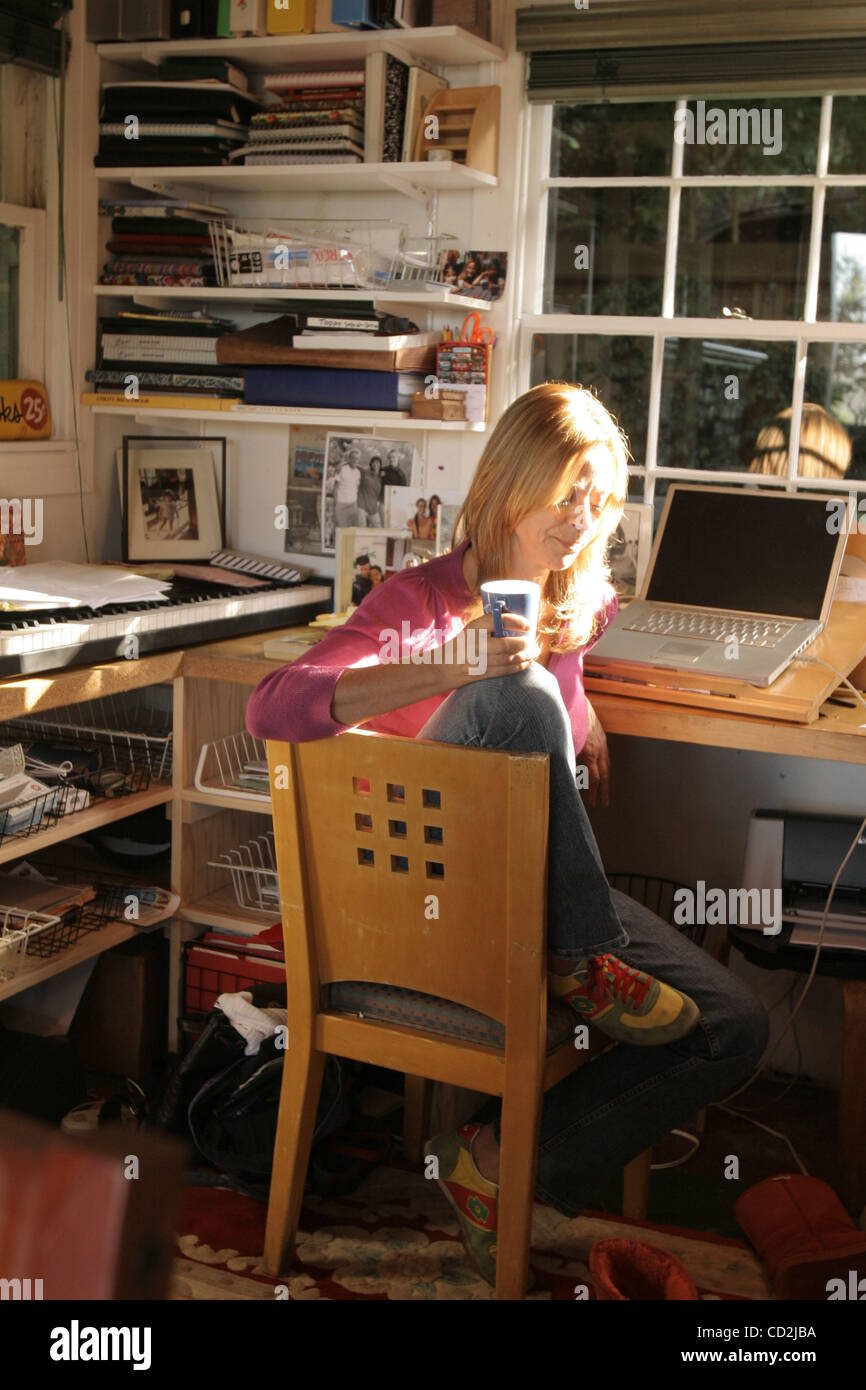 Joyce maynard hi-res stock photography and images - Alamy
