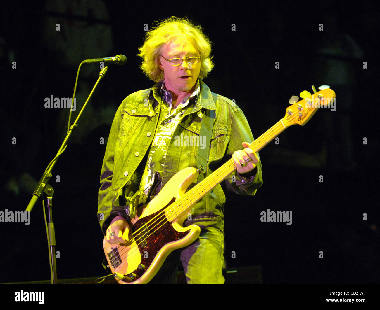 Mar 8, 2008 - Everglades, Florida, USA - Bass Guitarist MIKE MILLS of ...