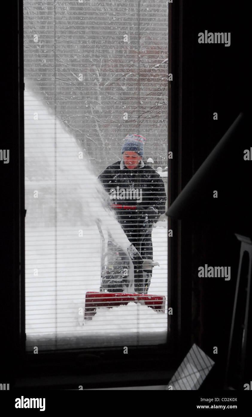 Mar 08, 2008 - Cincinnati, Ohio, USA - A late winter storm struck the ...
