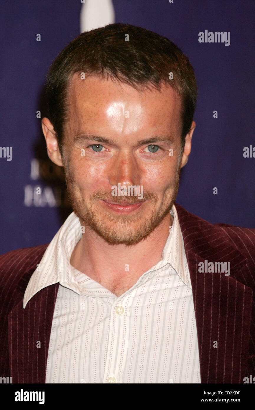 Mar 10, 2008 - New York, NY, USA -Musician DAMIEN RICE poses for photos ...