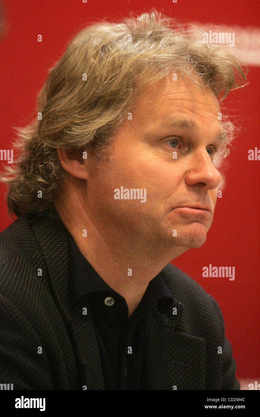 Wade davis author hi-res stock photography and images - Alamy