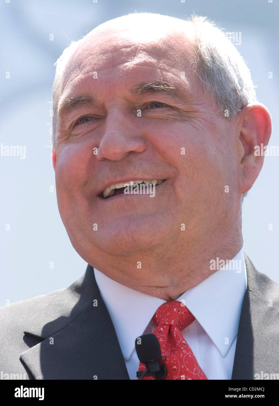 Sonny perdue hi-res stock photography and images - Alamy