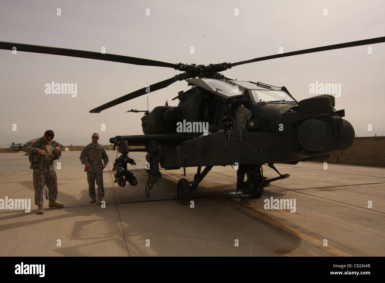 Mar 13, 2008 - Baghdad, Iraq - A US Army pilot and gunner- copilot ...
