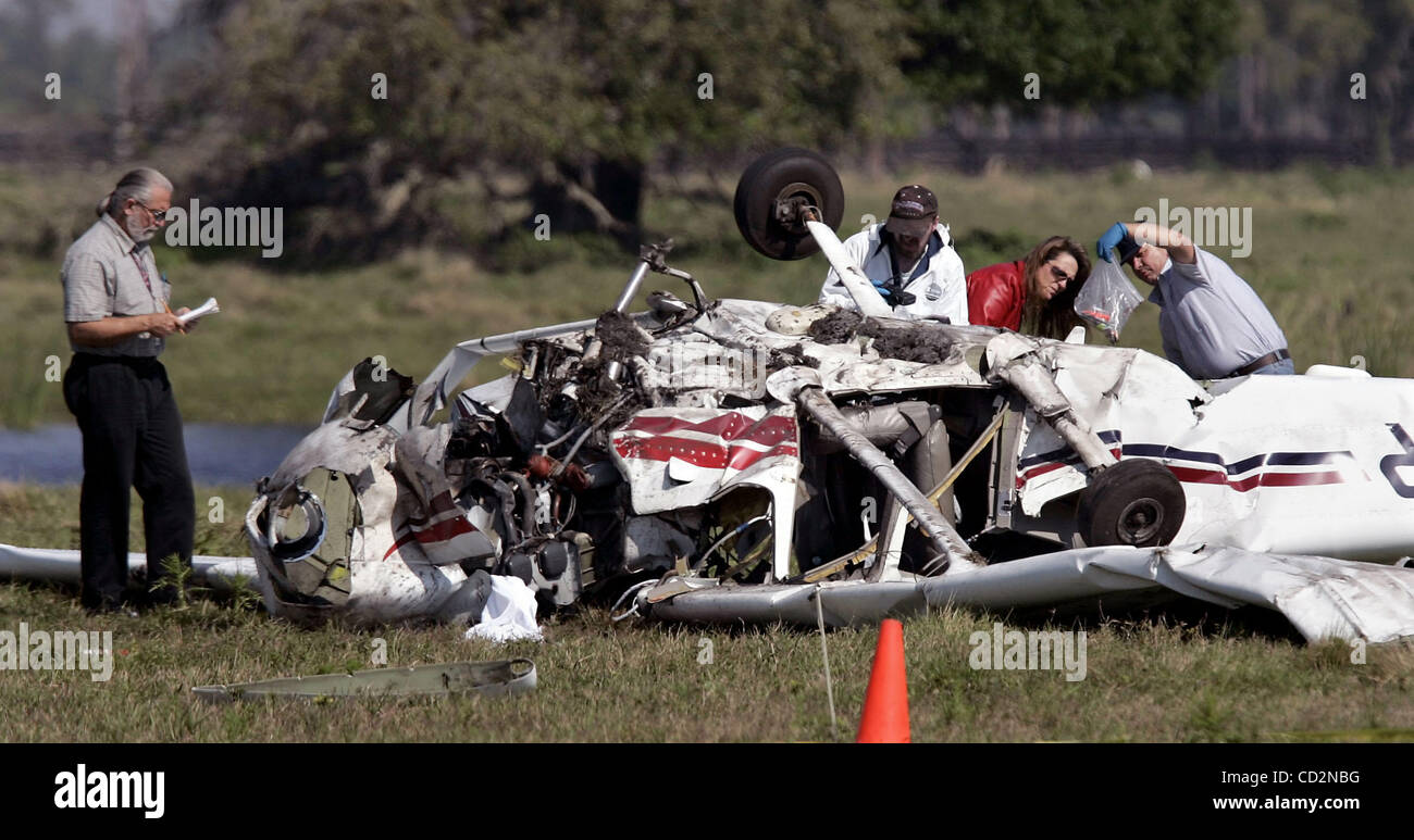 031408 tc met crashsite (9of9) Staff Photo by Paul J. Milette/The Palm ...