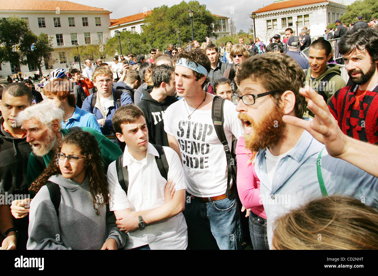Shouting match hi-res stock photography and images - Alamy