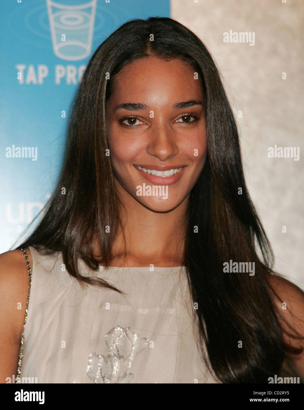 Mar 19, 2008 - New York, NY, USA - Model DAVINA MULIMBI poses for ...