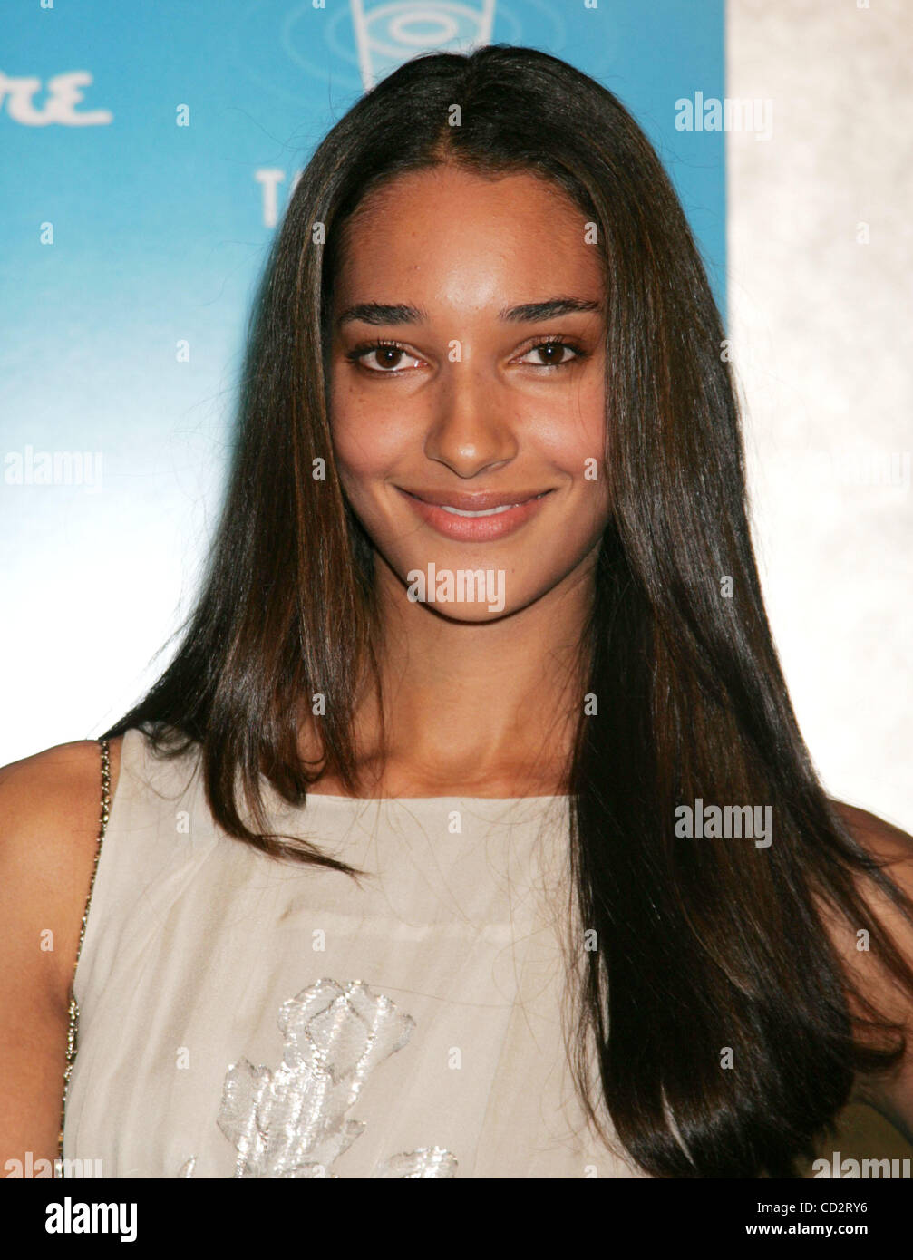 Mar 19, 2008 - New York, NY, USA - Model DAVINA MULIMBI poses for ...