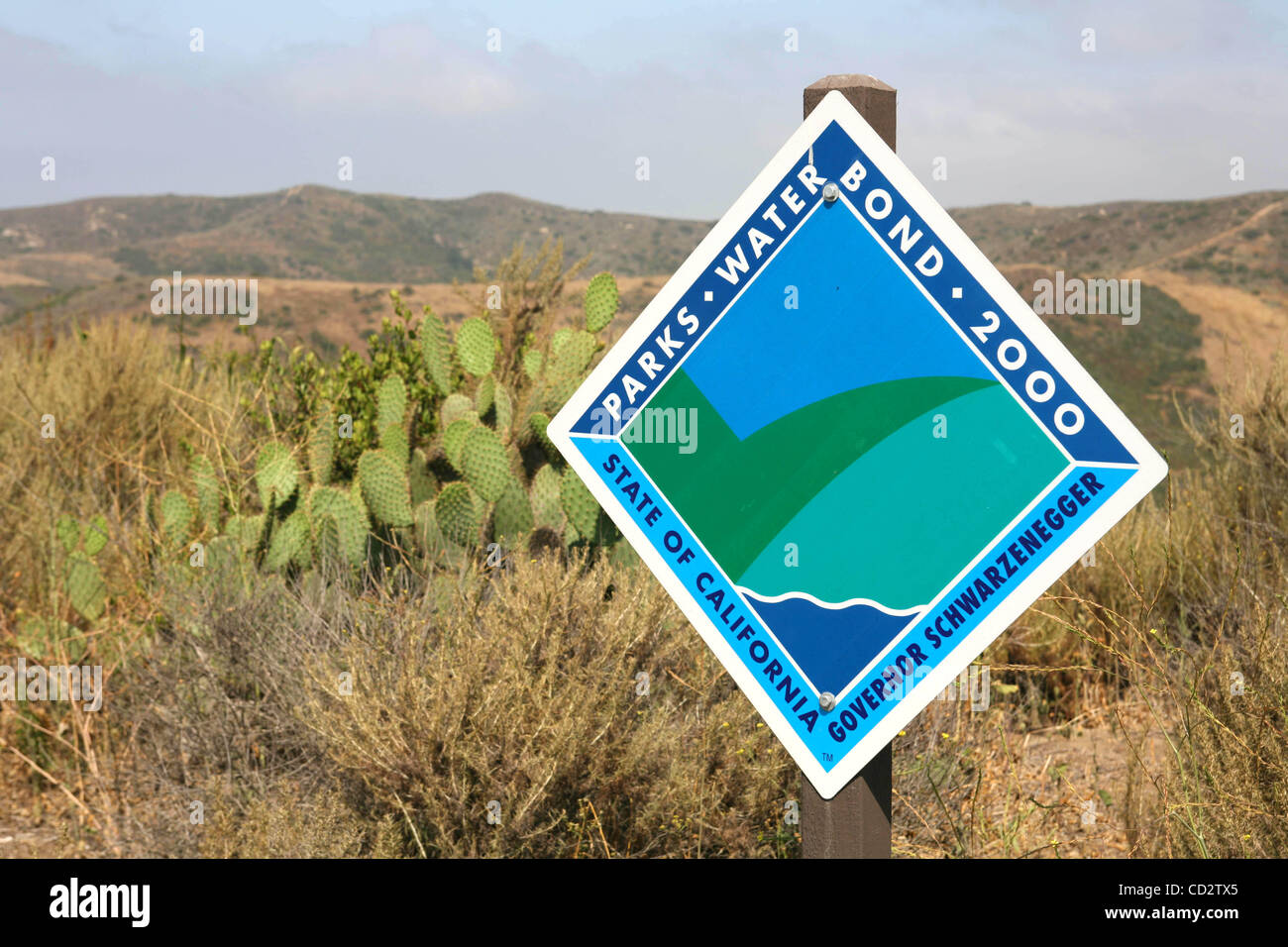 2000 sign hi-res stock photography and images - Alamy