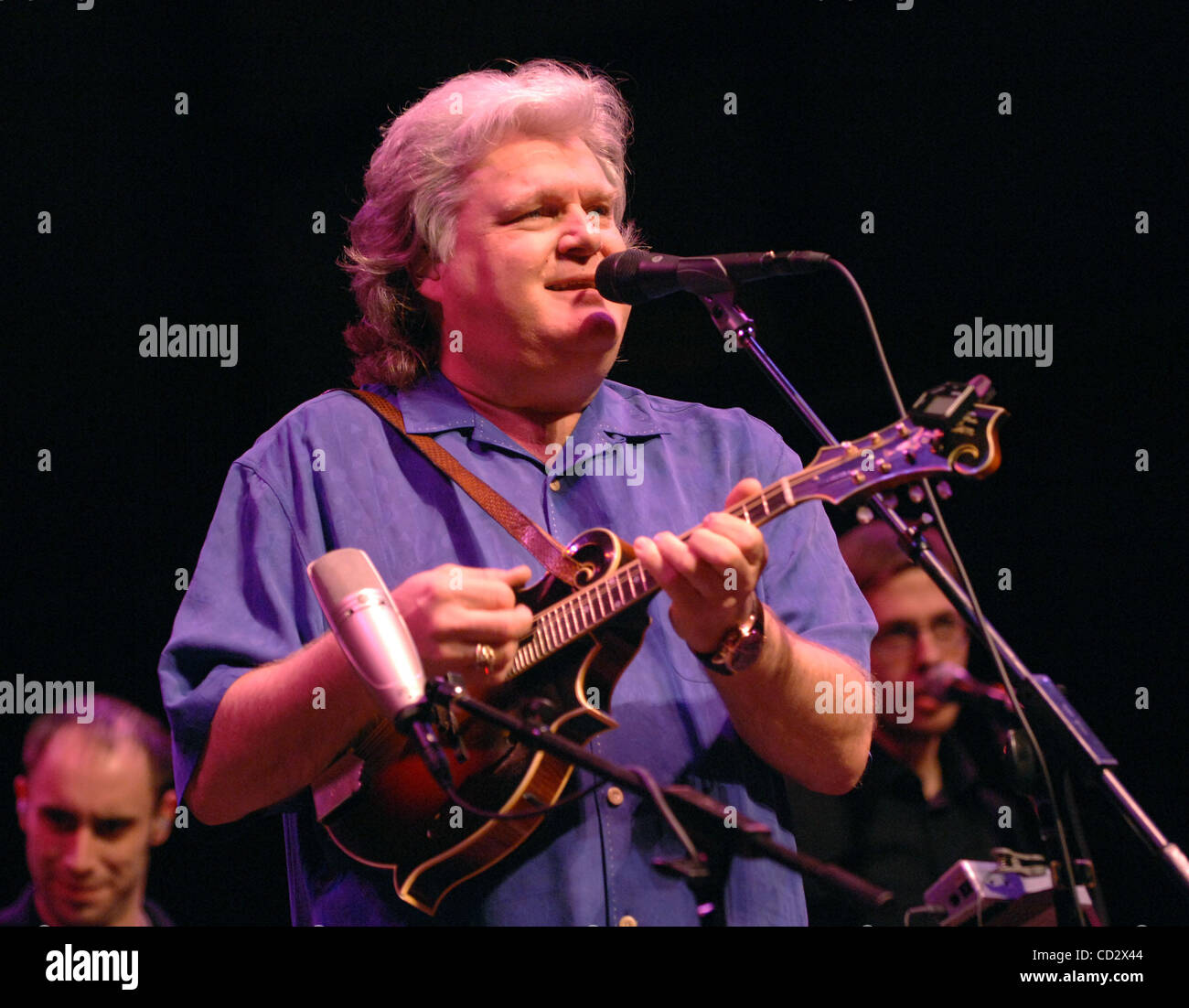 Ricky skaggs in concert hi-res stock photography and images - Alamy